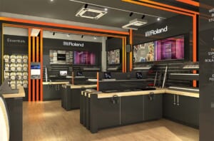 ローランドが国内初の直営店“Roland Store Tokyo”を2023年10月にオープン！ | ギター・マガジンWEB｜Guitar ...