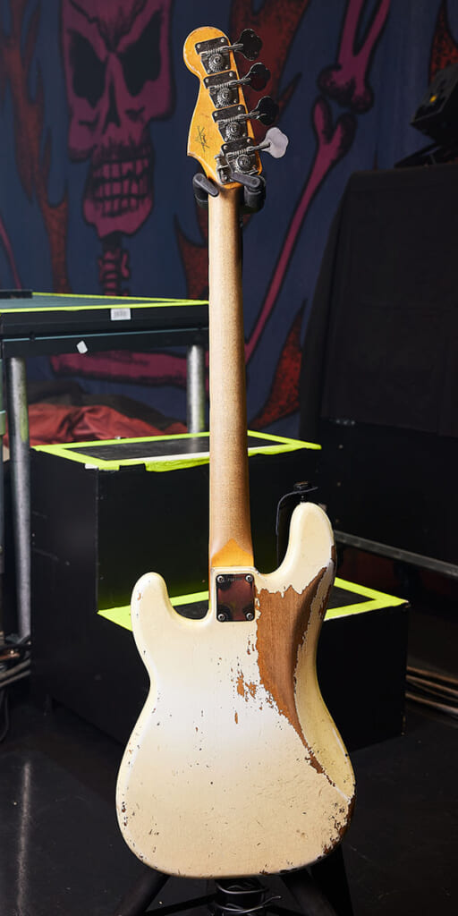 SUM 41が最後のジャパン・ツアーで使用したギター&ベース | ギター・マガジンWEB｜Guitar magazine