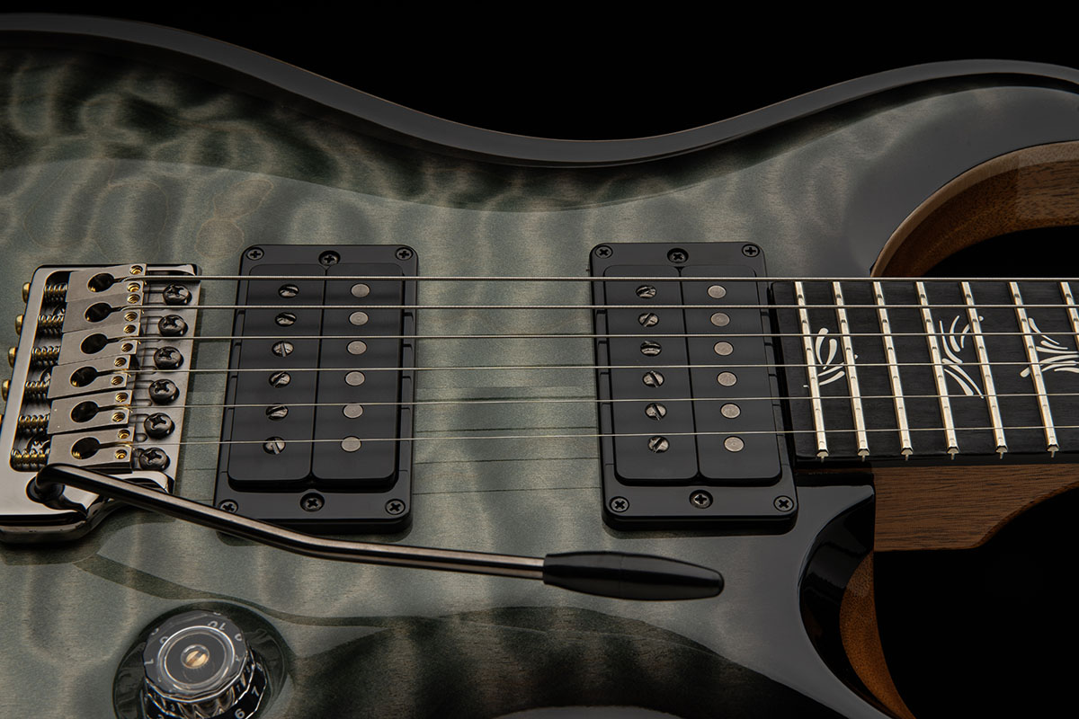 PRS、日本人初のシグネチャー・ギターとしてBAND-MAIDのギタリストKANAMIのモデルをリリース | ギター・マガジンWEB ...