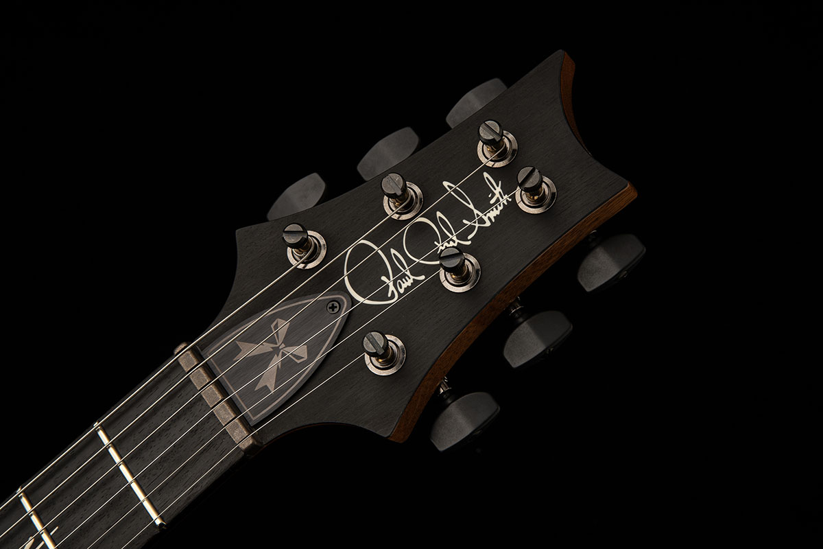 PRS、日本人初のシグネチャー・ギターとしてBAND-MAIDのギタリストKANAMIのモデルをリリース | ギター・マガジンWEB ...