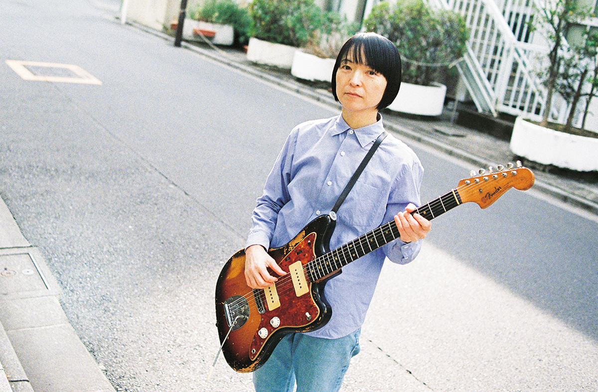 ギタリストのストラップ事情 – 第2回：田渕ひさ子 | ギター・マガジンWEB｜Guitar magazine