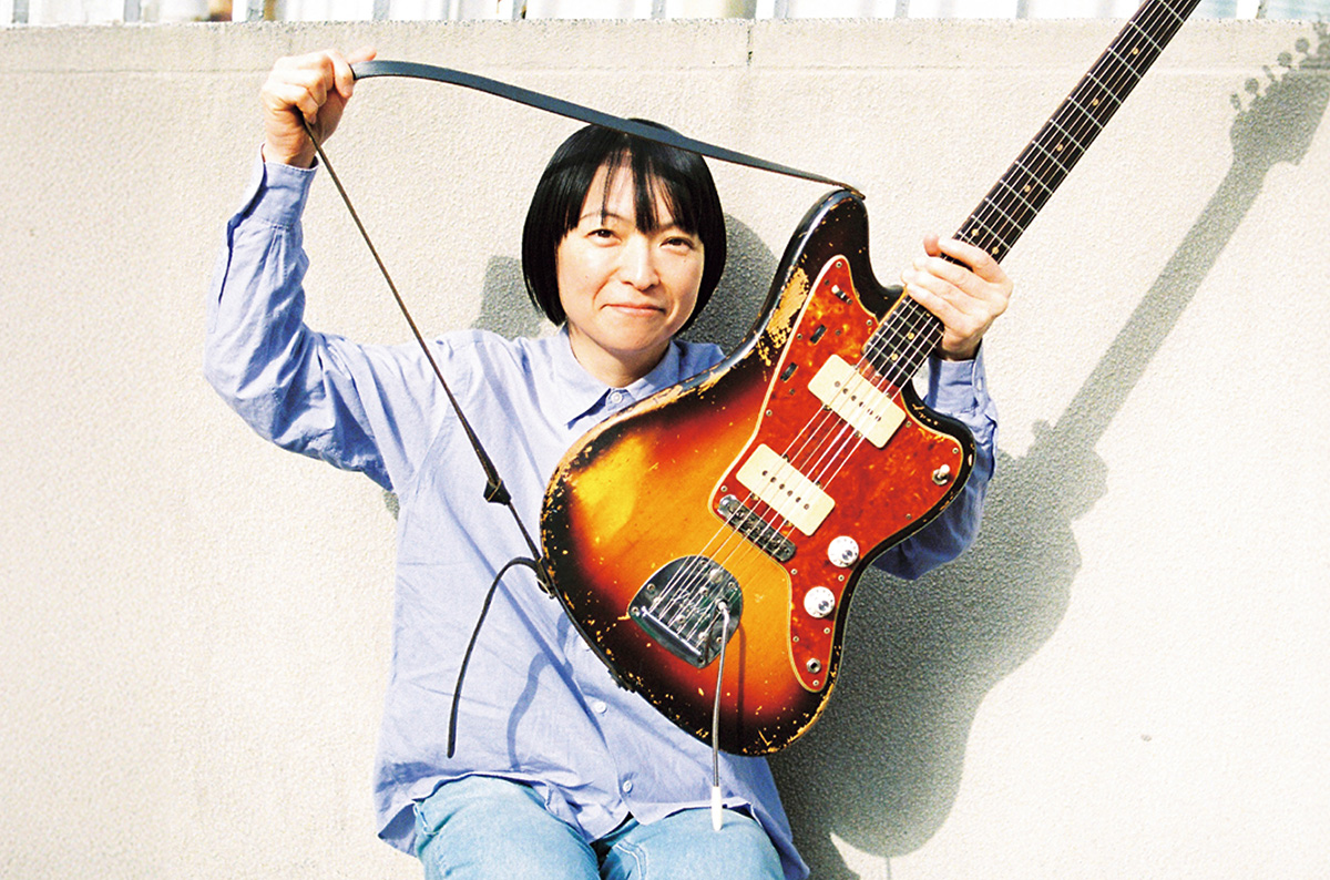 ギタリストのストラップ事情 – 第2回：田渕ひさ子 | ギター・マガジンWEB｜Guitar magazine