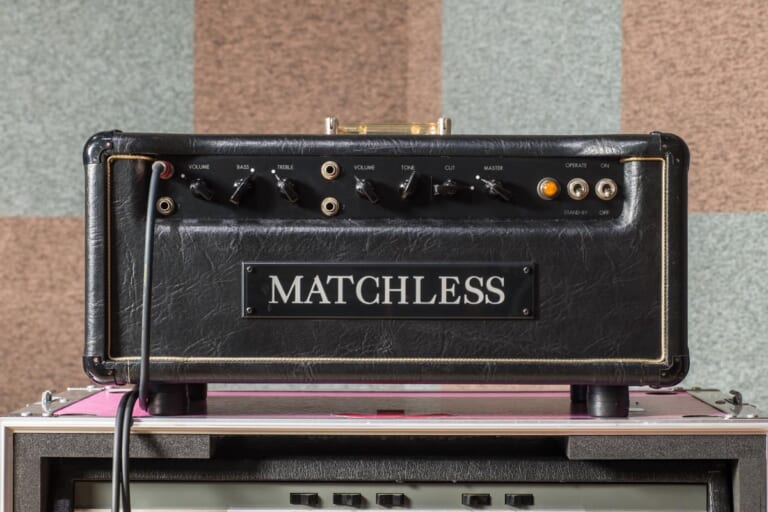 【2025年最新版】tetsuya（L’Arc-en-Ciel）がステージで使用したエフェクター＆アンプ | ギター・マガジンWEB ...