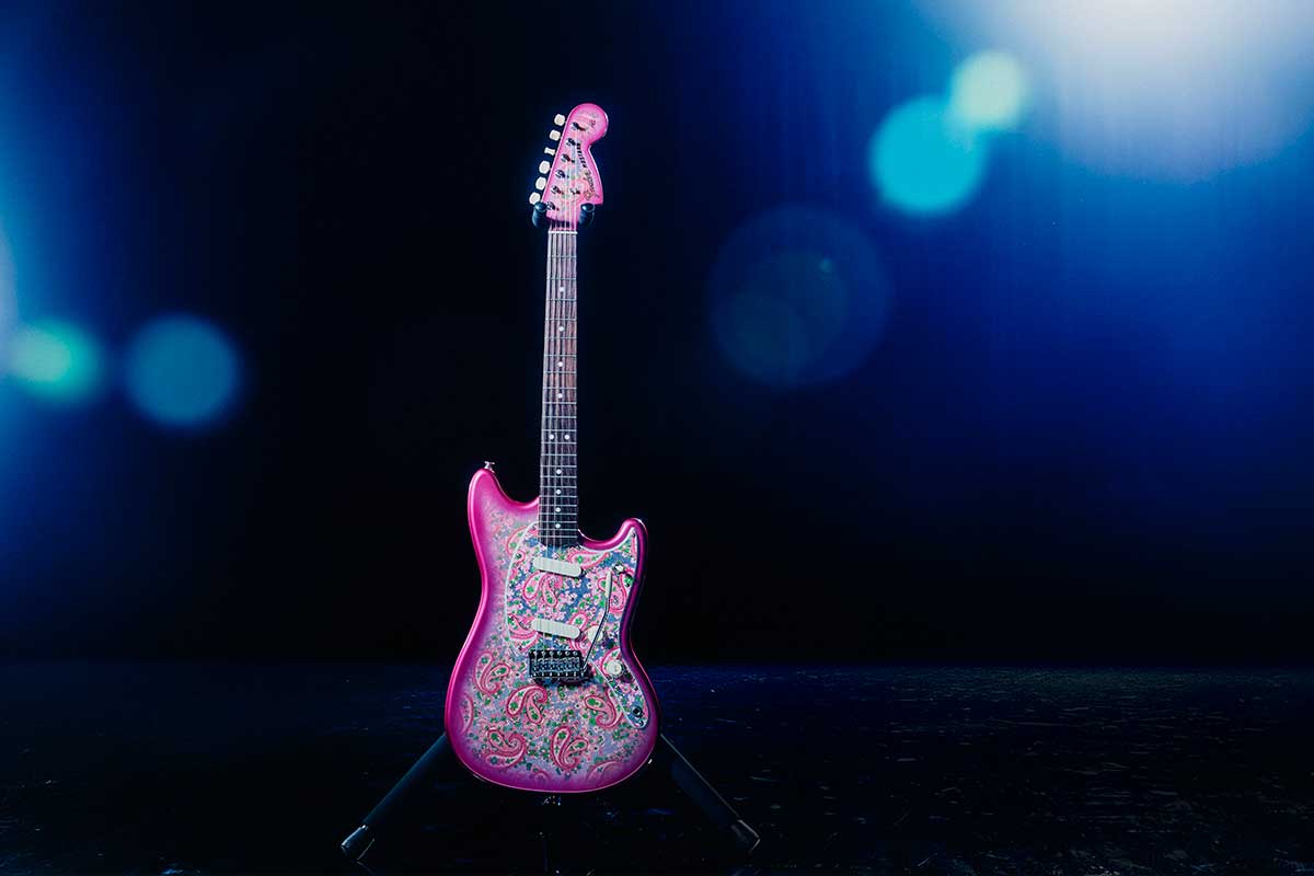 フェンダー、“Char Mustang Pink Paisley”を2025年7月4日に発売。70本限定、Charの新たなシグネイチャー ...