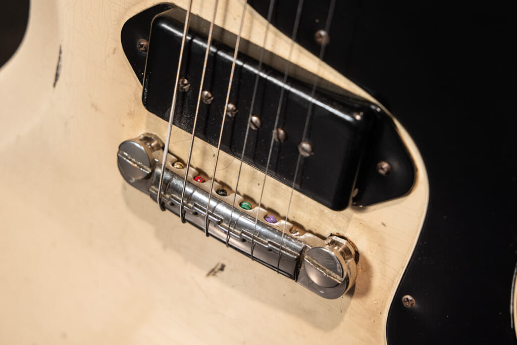 yOshiがenvyの最新ツアー“tour of eunoia 2025_Japan”で用意した2本のギターを本人が解説！ | ギター・マガジンWEB｜Guitar magazine