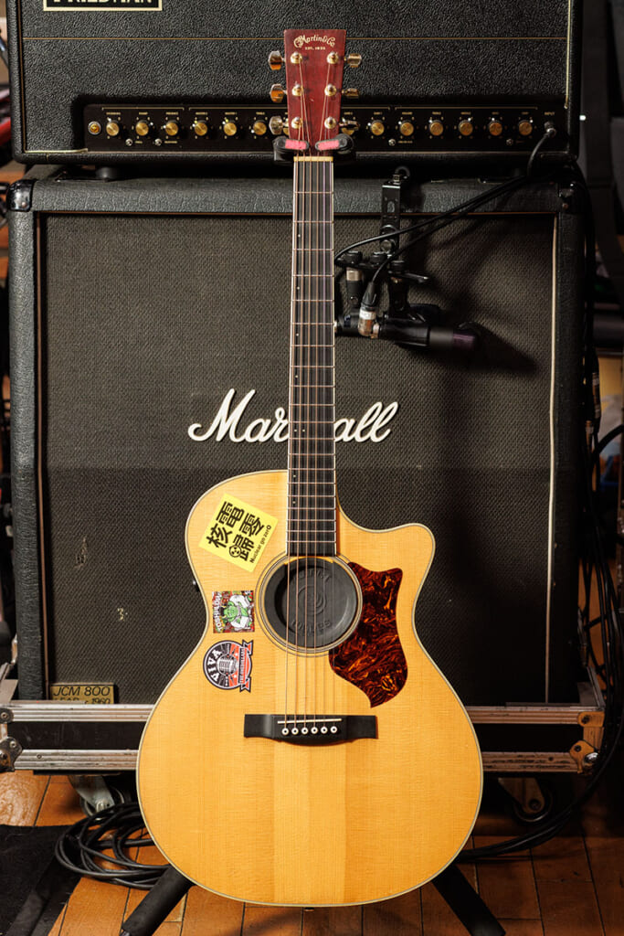 細美武士（MONOEYES）がライブで愛用する3本のギターを本人が解説！ | ギター・マガジンWEB｜Guitar magazine