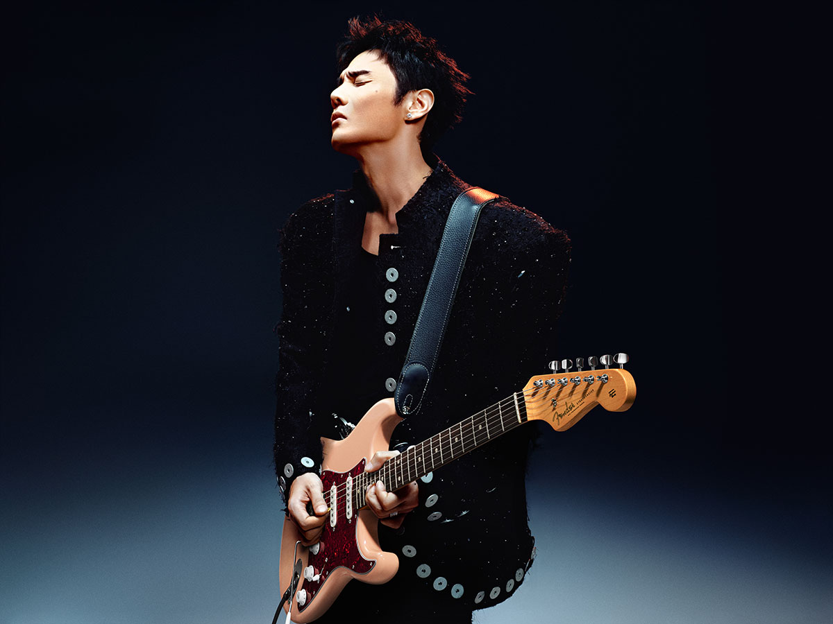 フェンダー、中国本土出身アーティスト初のシグネチャー・モデル、“Li Ronghao Stratocaster”を発表 | ギター・マガジン ...